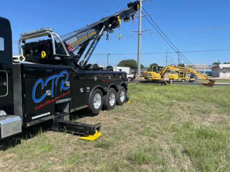 24/7 Heavy Equipment Towing | Dallas TX | CTR Towing Service