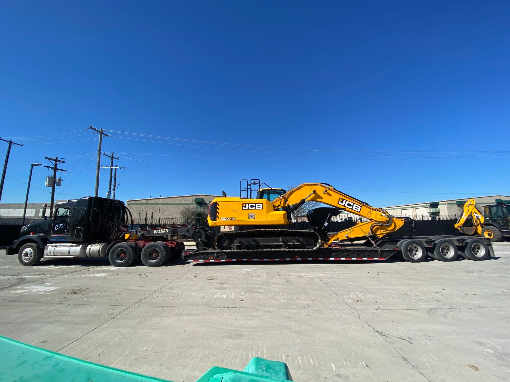 RGN Trailer Transport | Dallas TX | CTR Towing Service